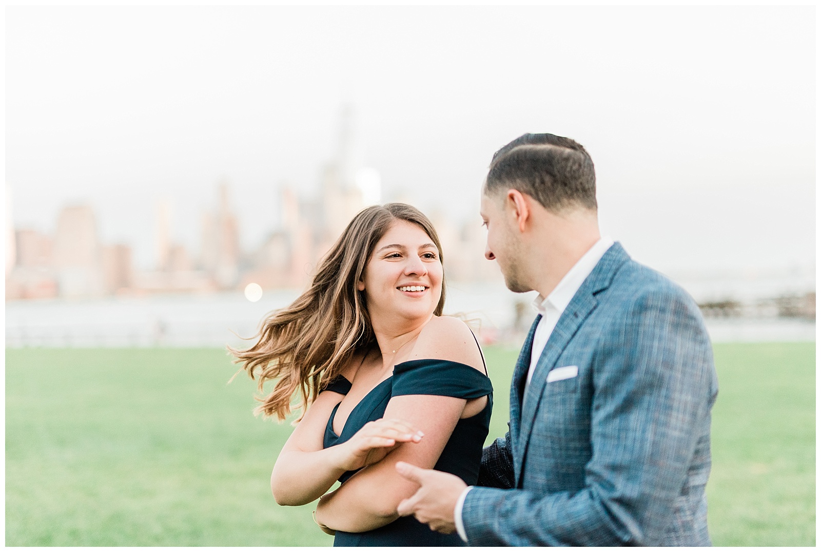 Hoboken NJ Engagement Session | Lea & Alex - jenniferlarsenphoto.com
