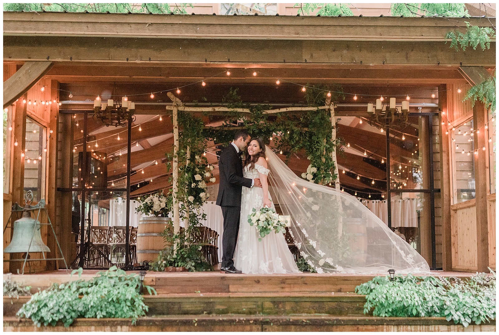 Red Maple Vineyard Wedding | Brittany & Craig - jenniferlarsenphoto.com