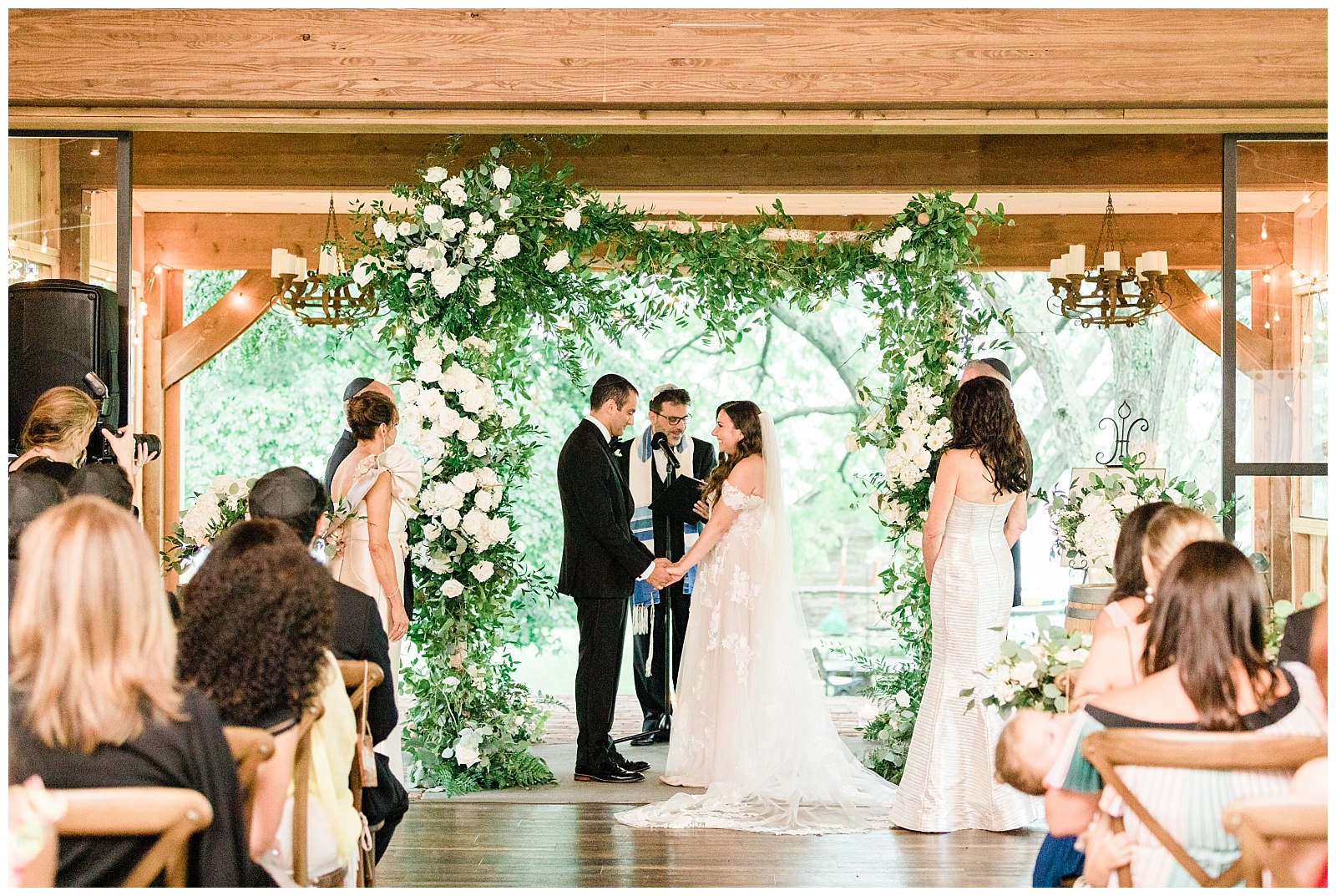 Red Maple Vineyard Wedding | Brittany & Craig - jenniferlarsenphoto.com