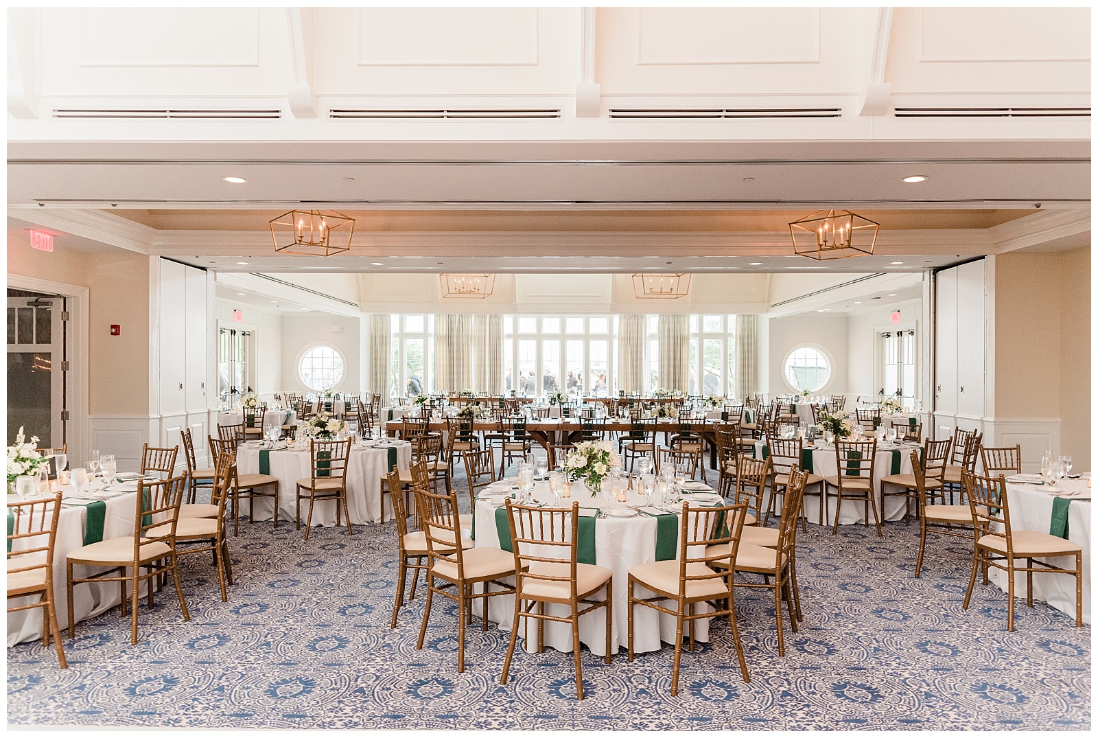 Spring Lake Golf Club Wedding | Tara & John - jenniferlarsenphoto.com