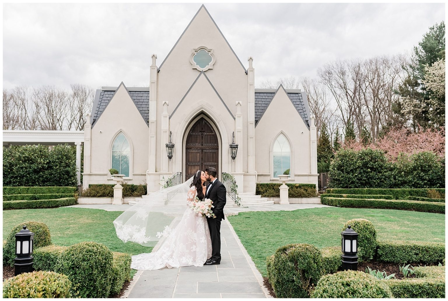 Spring Park Chateau Wedding | Mika & Austin - jenniferlarsenphoto.com