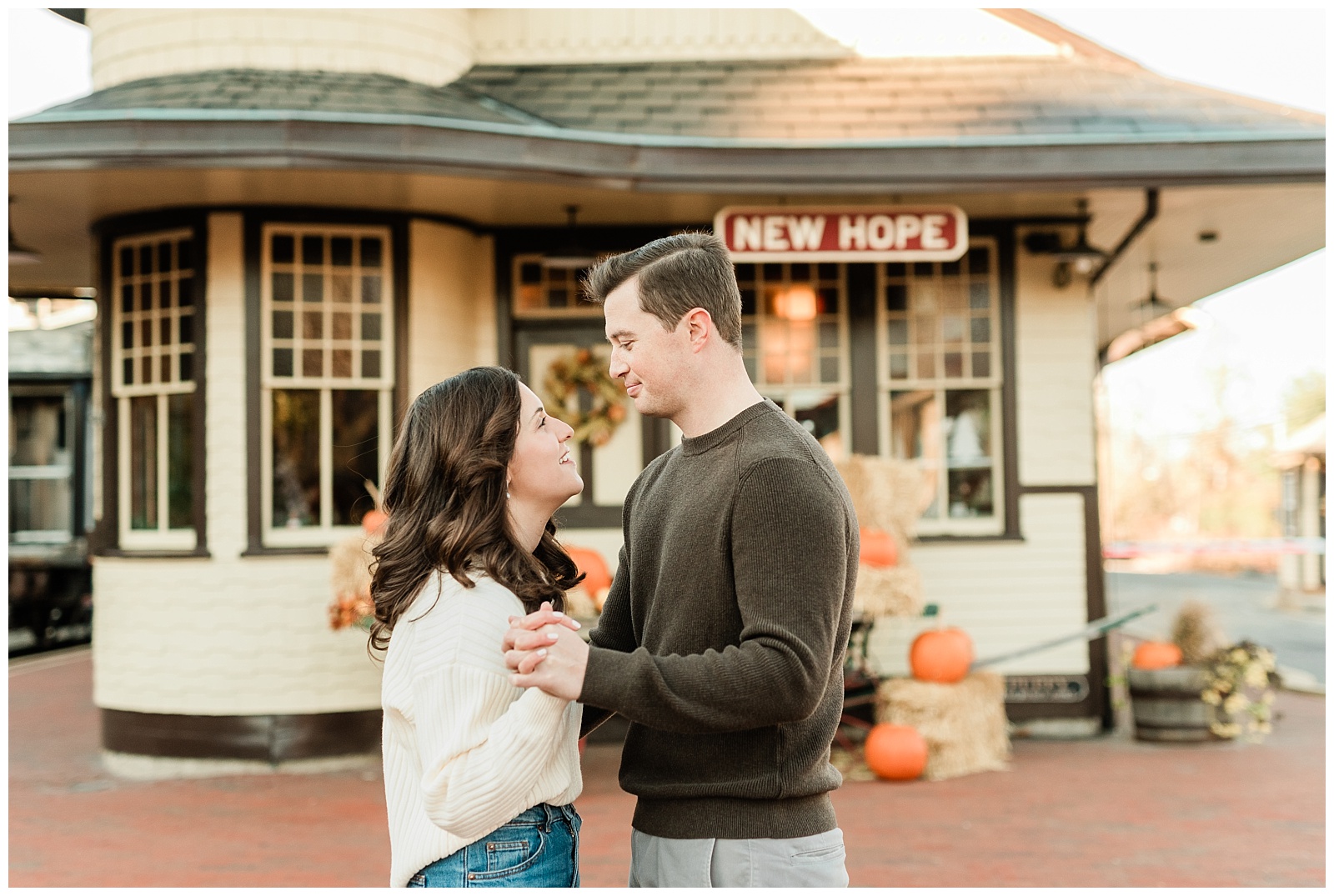New Hope, PA Engagement Session | Ally & Paul - jenniferlarsenphoto.com